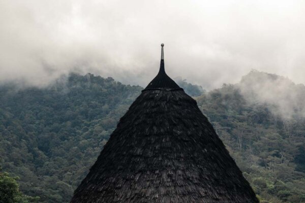 Wae Rebo Village, Flores: Übernachte in einem traditionellen Bergdorf